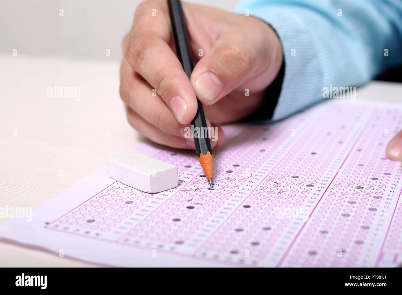 Omr circle hi-res stock photography and images - Alamy