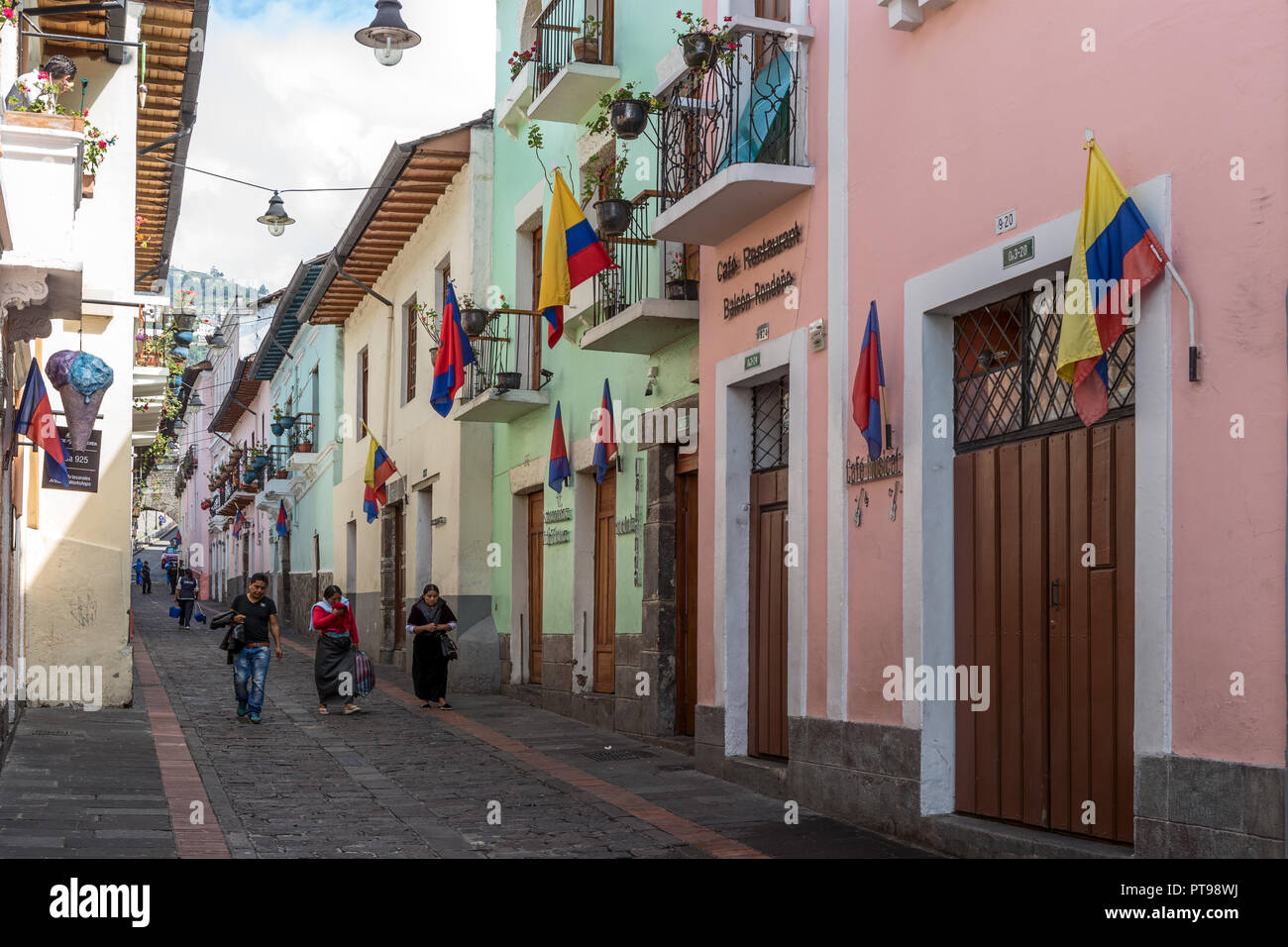 Calle de la Ronda, World heritage UNESCO Centre,, Quito Ecuador Stock Photo - Alamy