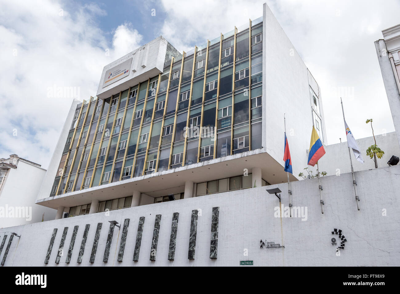 Ministerio de Inclusion Economica y Social (Ministry of economic and ... Ministerio de Inclusion Economica y Social (Ministry of economic and ...