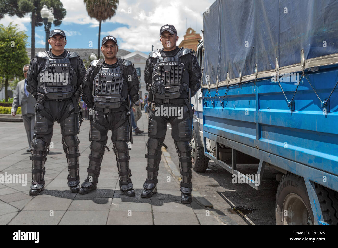 Police Officers Independance Square UNESCO World heritage Centre Quito ...