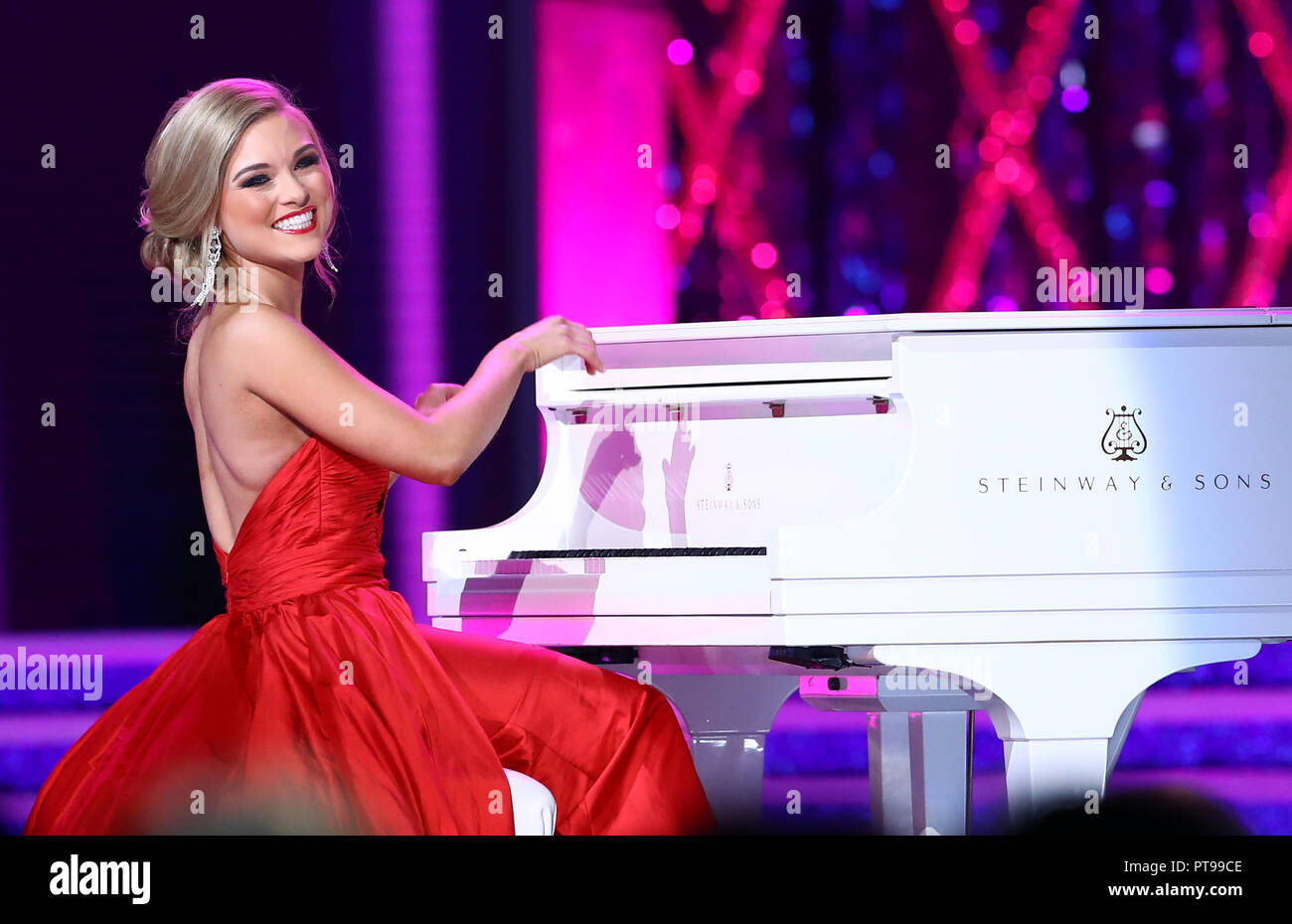 Miss nevada alexis breanna hilts hi-res stock photography and images ...