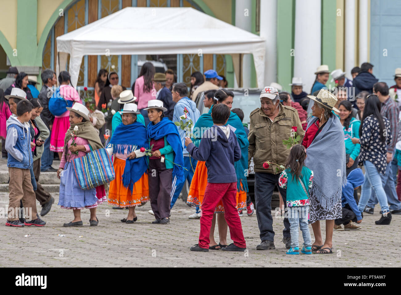 Chordeleg village Chola people in traditional dress - nr Cuenca Ecuador ...