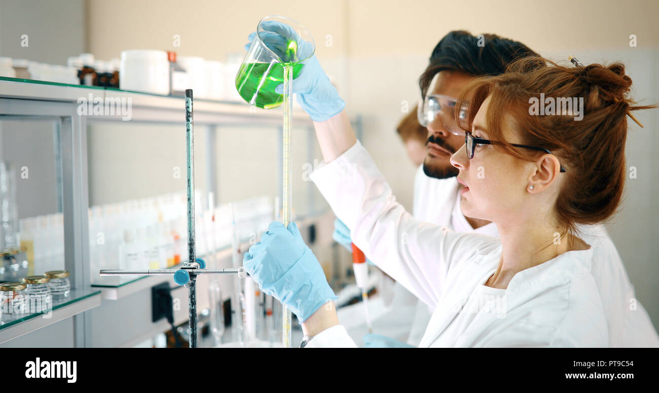 Team chemistry hi-res stock photography and images - Alamy