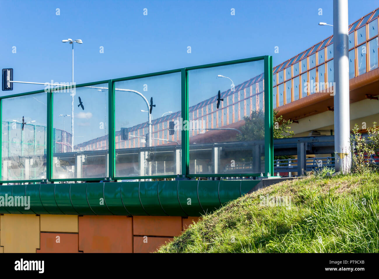 Noise reduction screen hi-res stock photography and images - Alamy