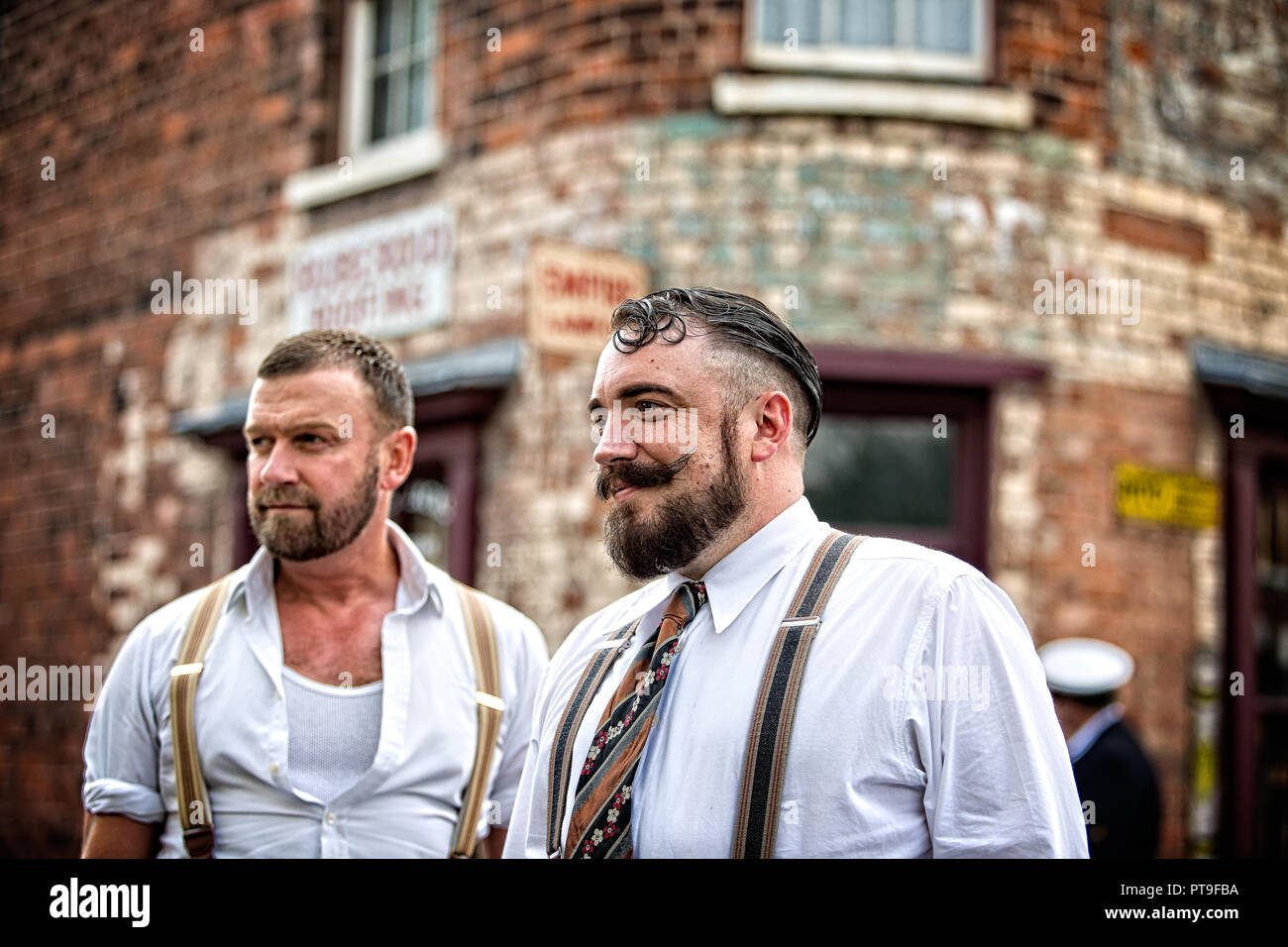 Wearing blinders hi-res stock photography and images - Alamy