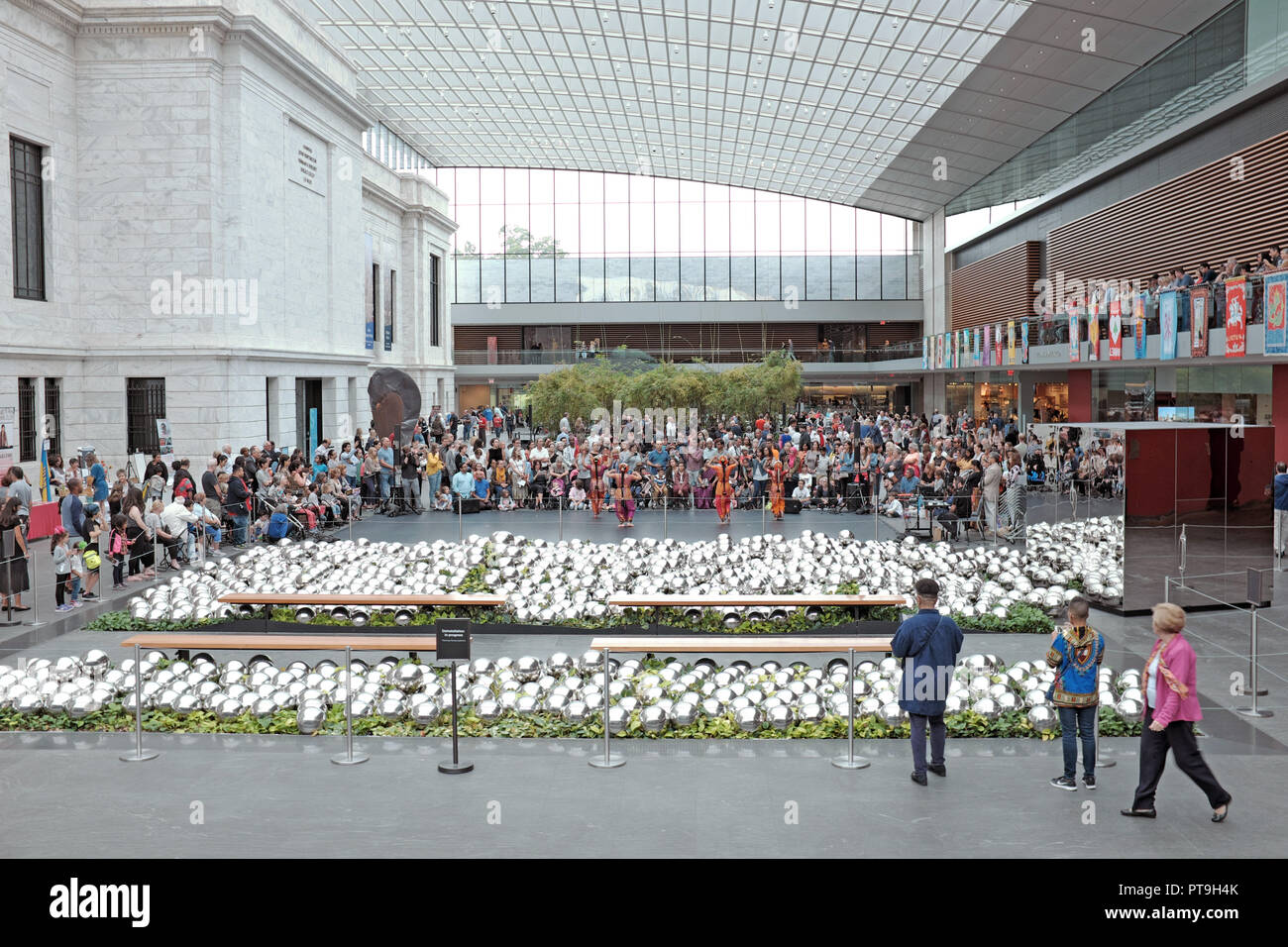 Cleveland museum of art ames family atrium hi-res stock photography and ...