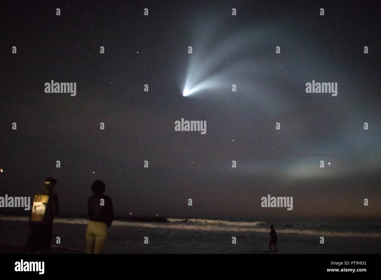 Venice, California, USA. 7th Oct, 2018. A cloud is seen in the ...