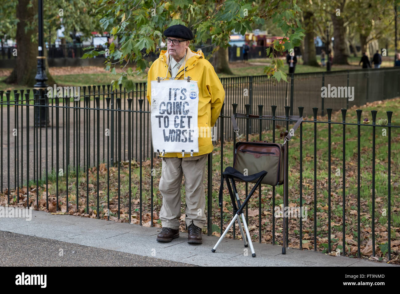 Heckling speaker hi-res stock photography and images - Alamy