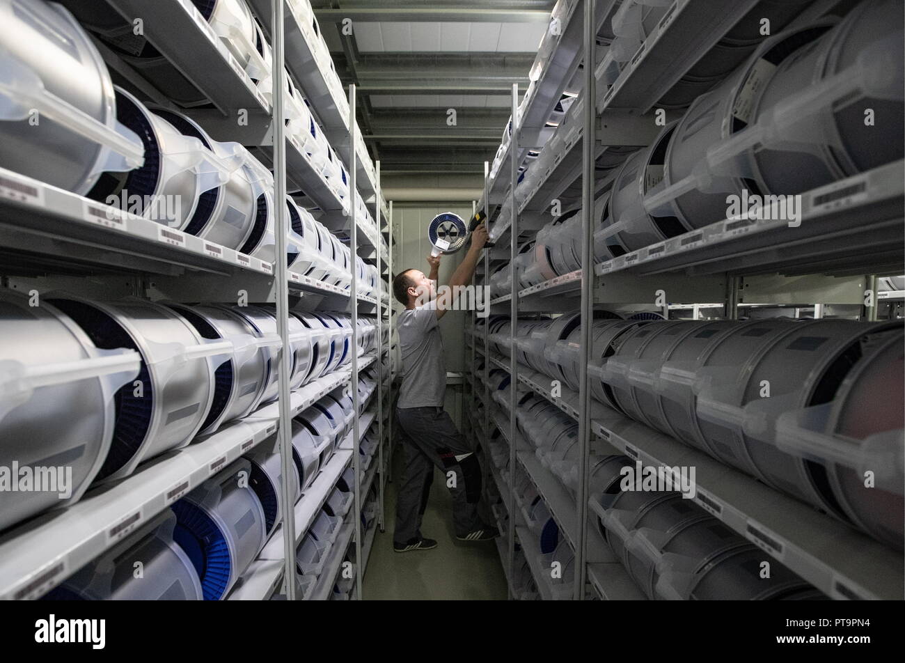 Fiber Optic Production High Resolution Stock Photography and Images - Alamy