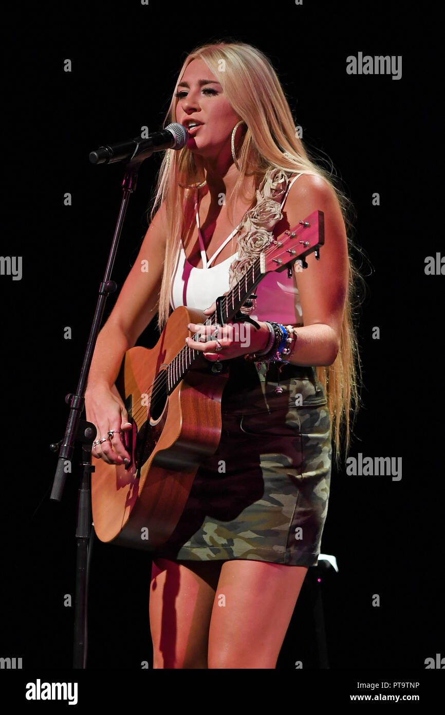 Julia cole hi-res stock photography and images - Alamy