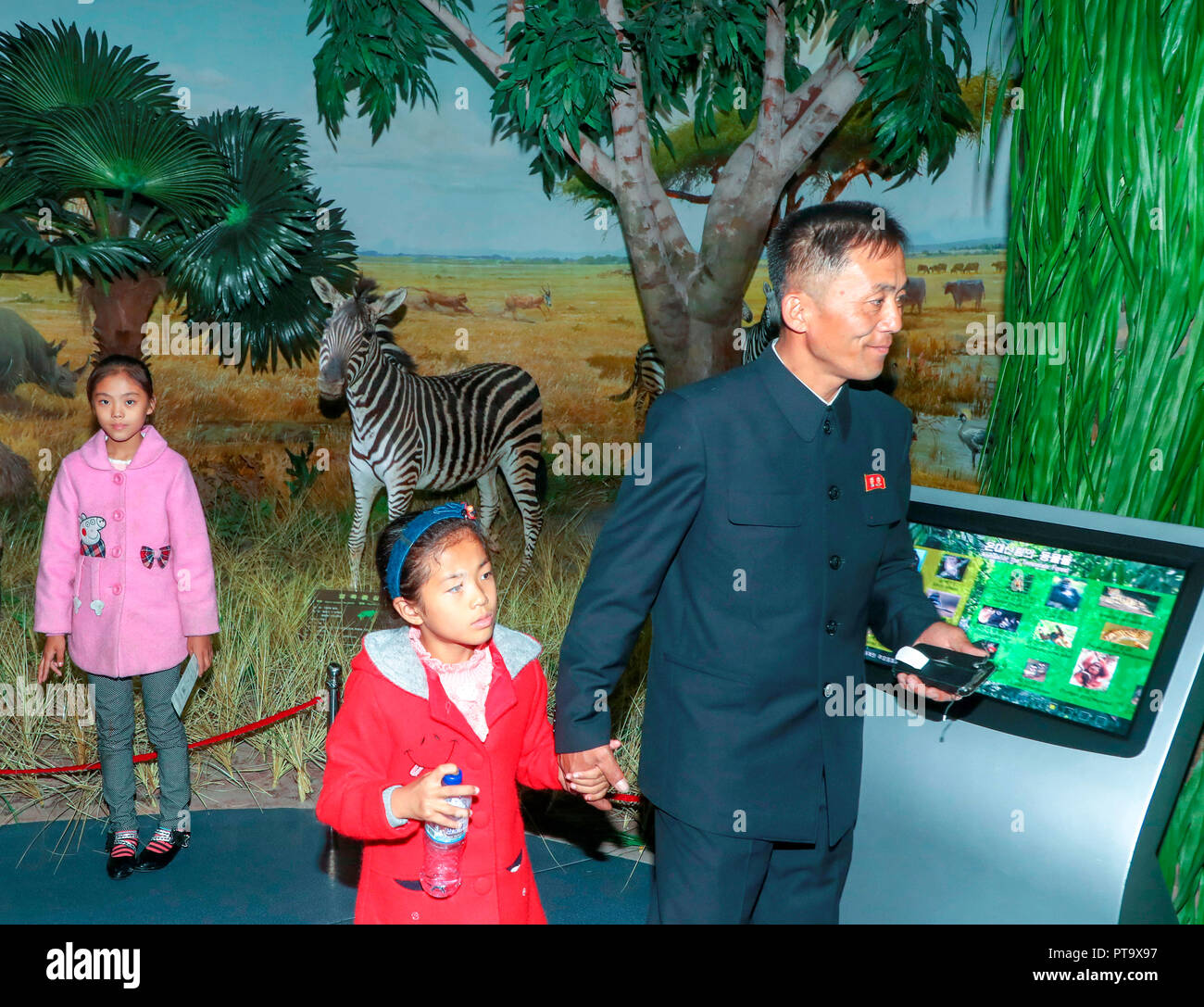 Pyongyang Central Zoo, Oct 6, 2018 : North Koreans at Pyongyang Central ...