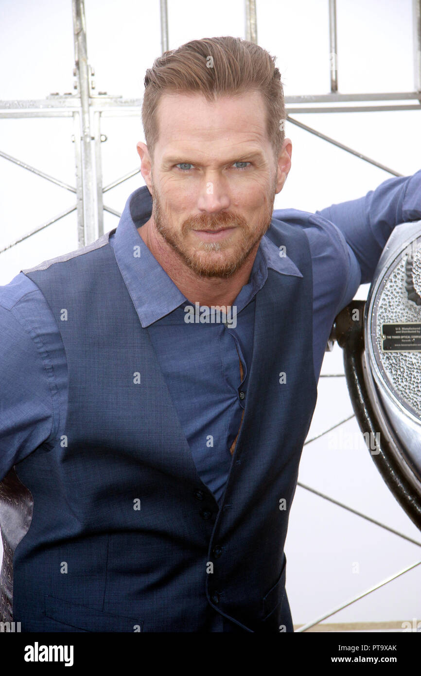 New York, NY, USA. 8th Oct, 2018. Jason Lewis pictured as the cast of ...