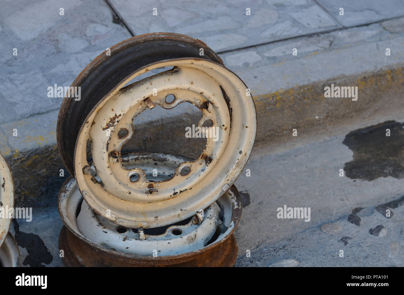 Iron rim hi-res stock photography and images - Alamy