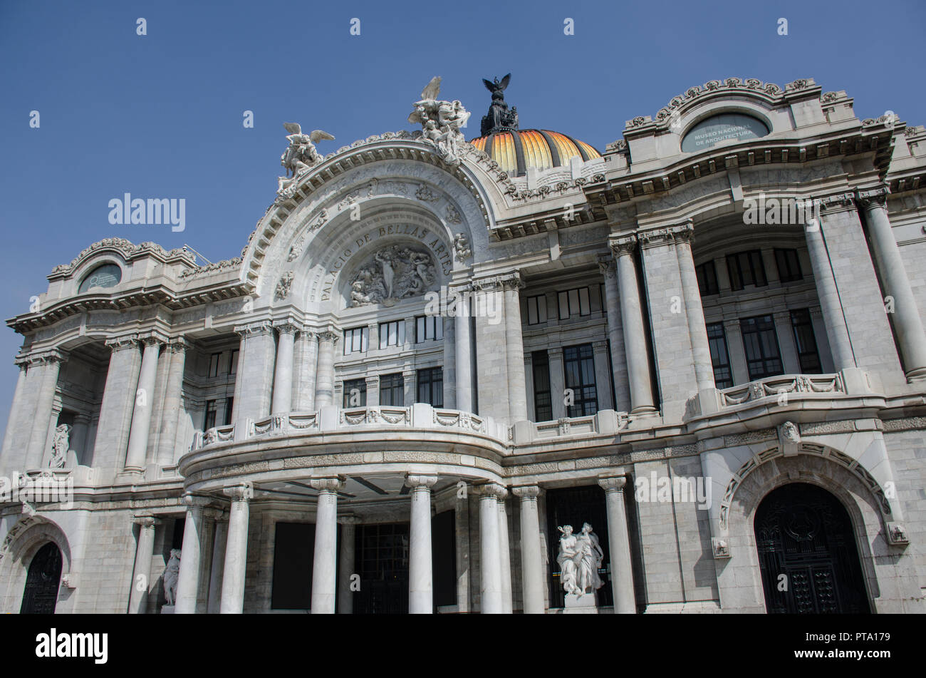 Architectural beaut hi-res stock photography and images - Alamy