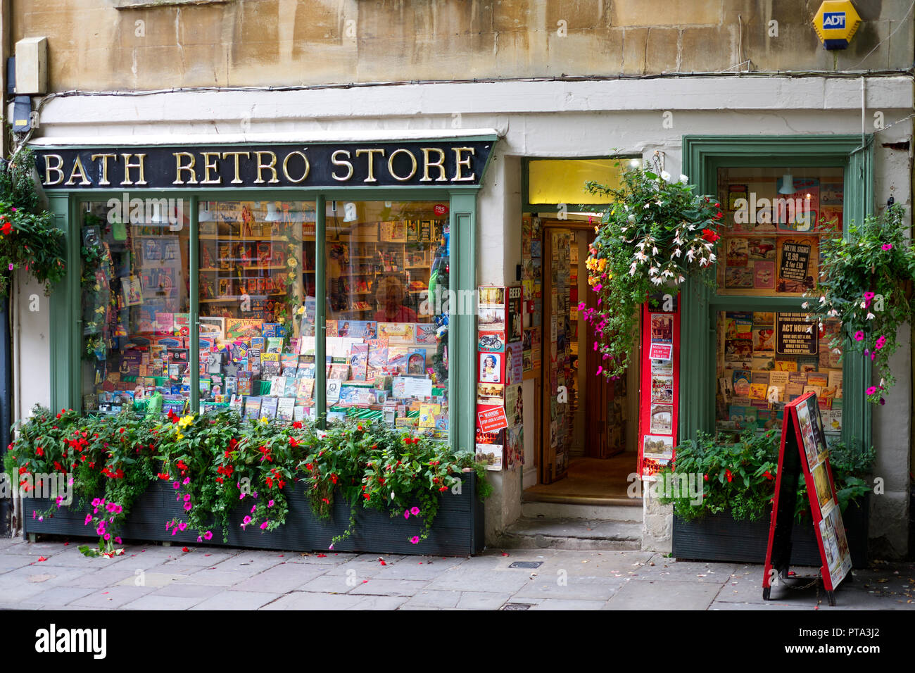 Bath Retro Store. Bath, Somerset, UK Stock Photo - Alamy
