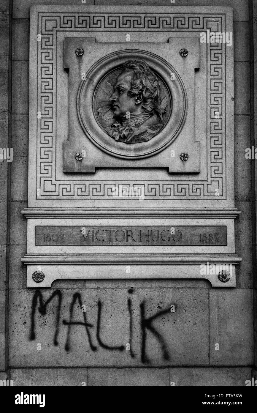 Paris france demonstration student Black and White Stock Photos ...