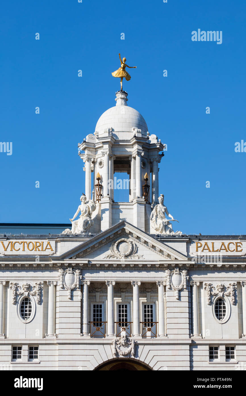 Victoria palace theatre exterior hi-res stock photography and images - Alamy