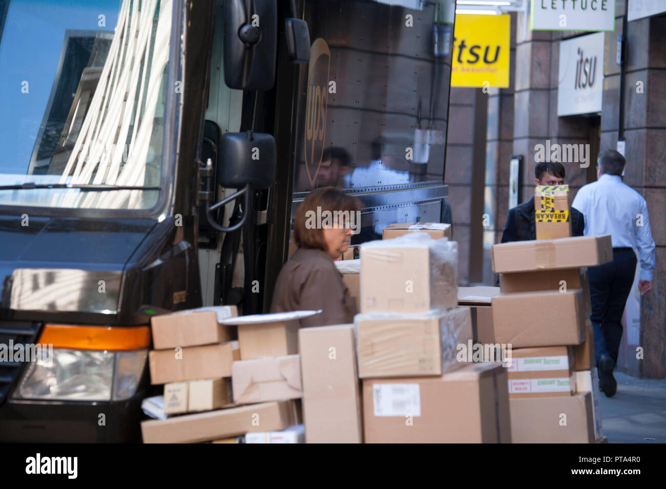 United parcel services hi-res stock photography and images - Alamy