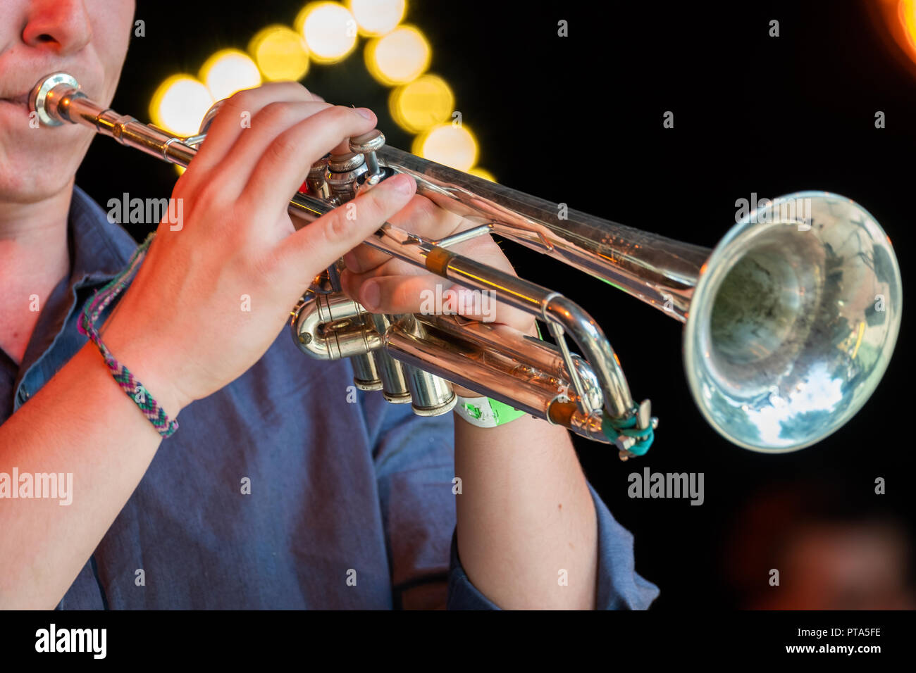 Black trumpet player hi-res stock photography and images - Alamy
