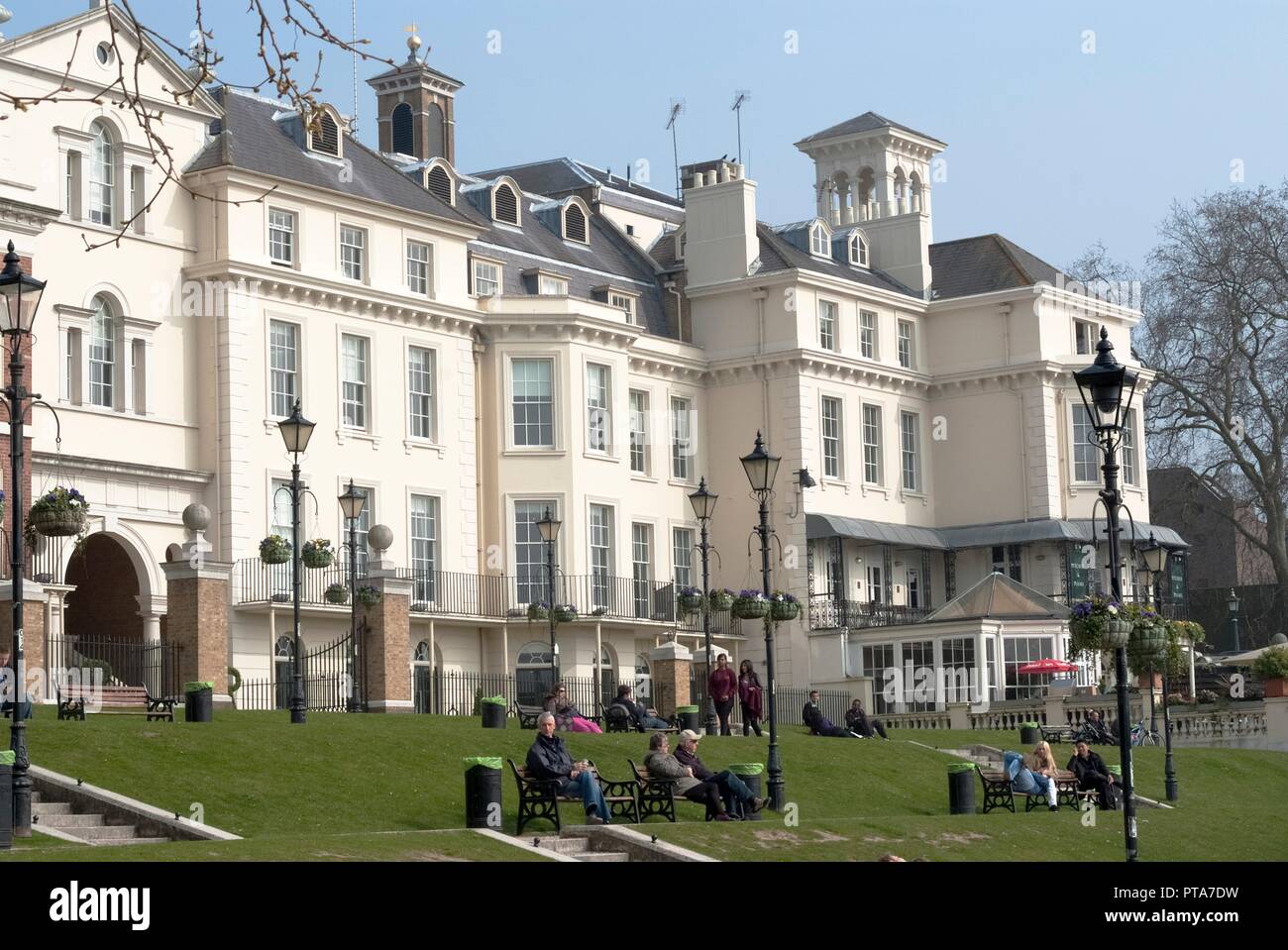 Richmond riverside building hi-res stock photography and images - Alamy