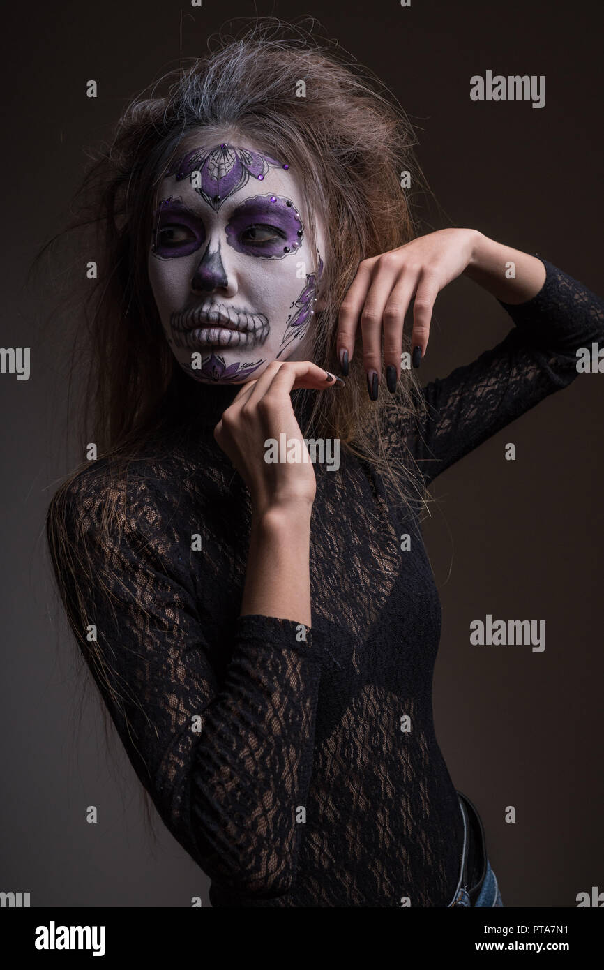 Death girl hi-res stock photography and images - Alamy