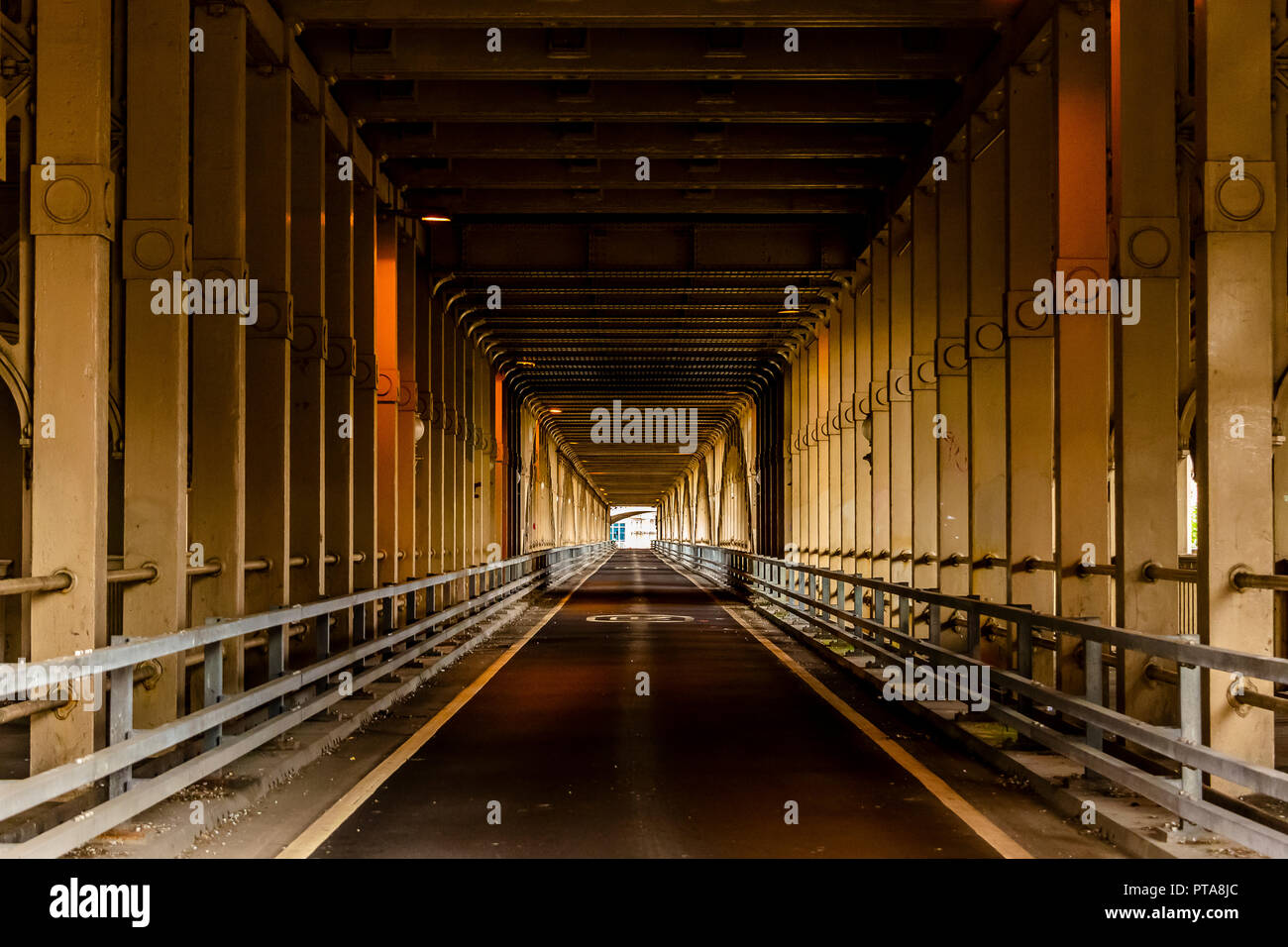 Interior bridge architecture hi-res stock photography and images - Alamy