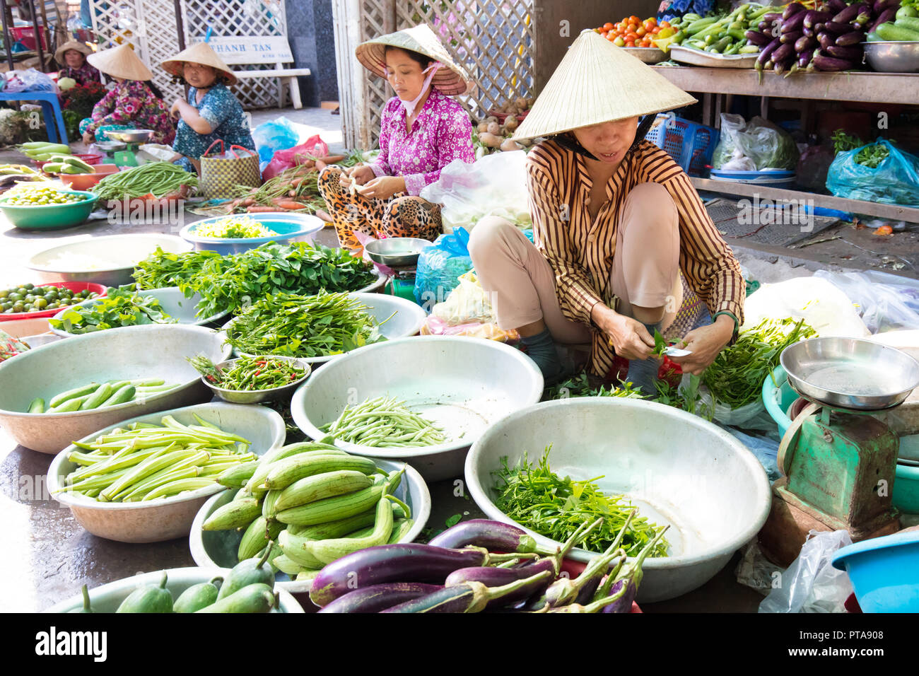 Cai Be Market Stall Stock Photo - Alamy