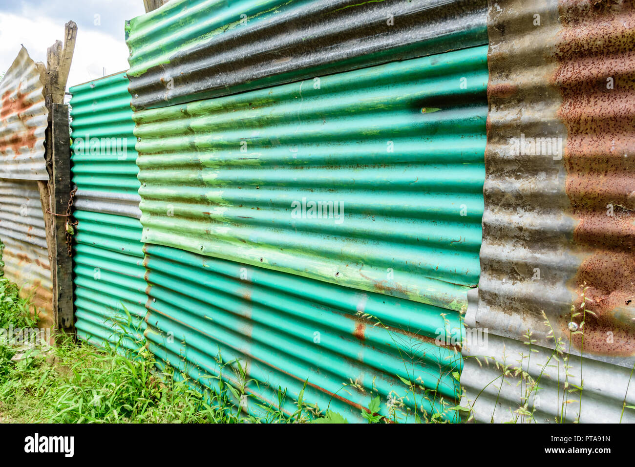 Corrugated iron fence hi-res stock photography and images - Alamy