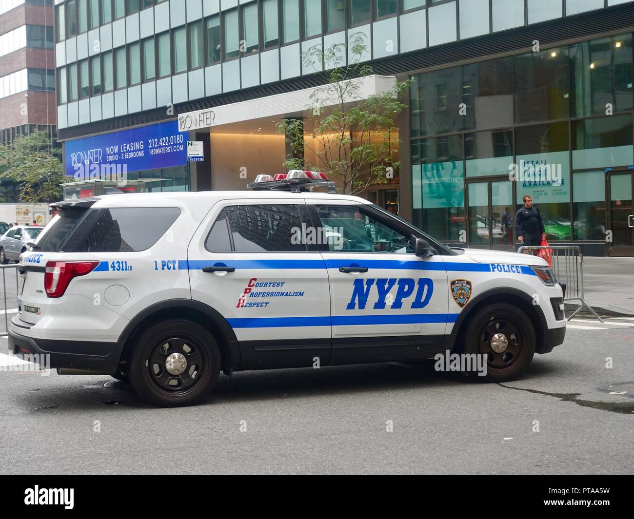 Nypd vehicle hi-res stock photography and images - Alamy