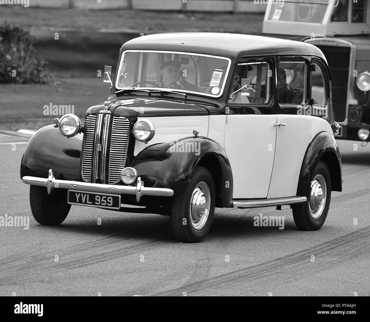 Austin FL1 Limousine, British Transport Parade, Goodwood Revival 2018 ...