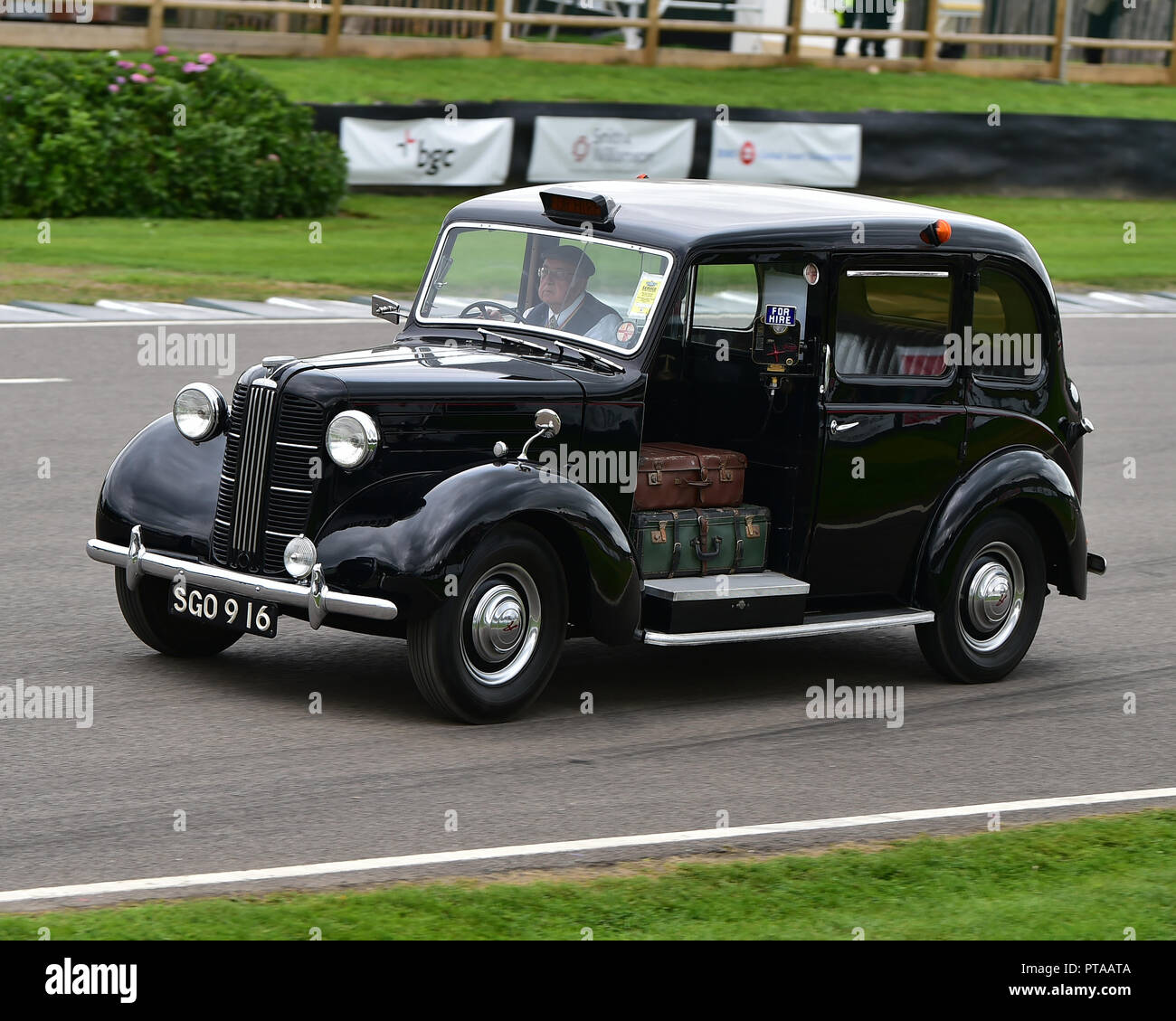 Austin FX3 Taxi, British Transport Parade, Goodwood Revival 2018 ...