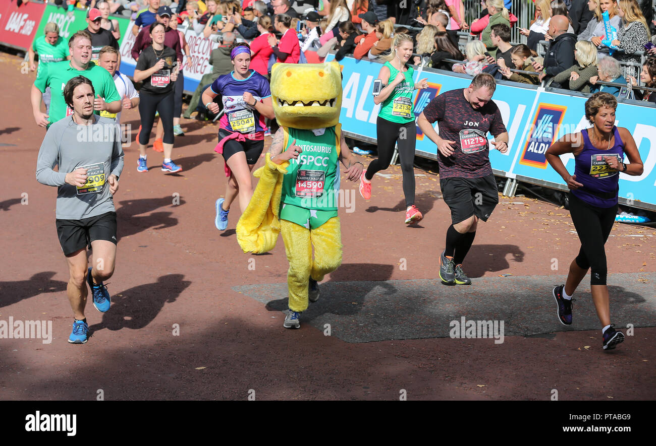 Cardiff Wales : October 7th. Masses of the Runners approaching the ...