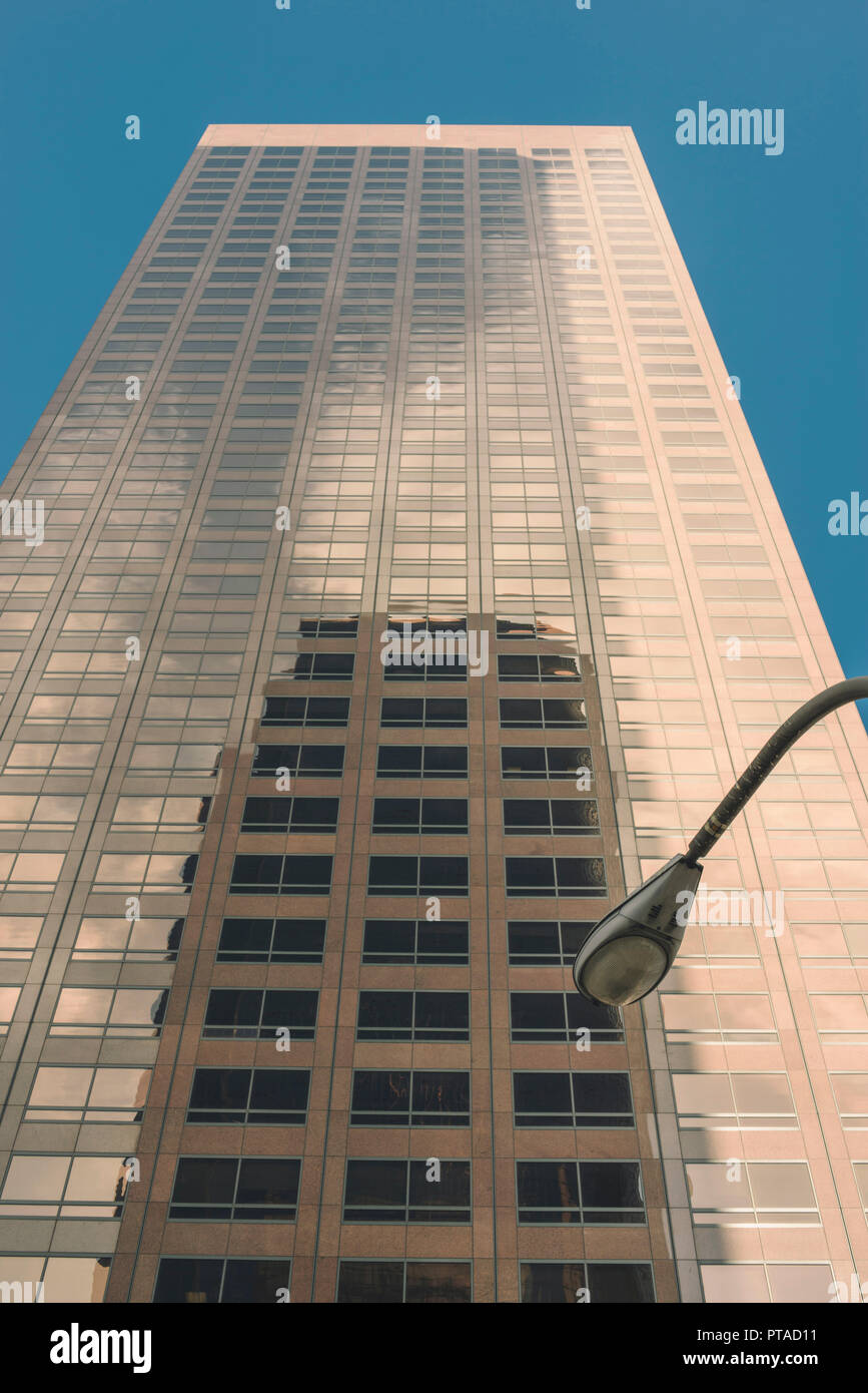 Sky scraper view hi-res stock photography and images - Alamy