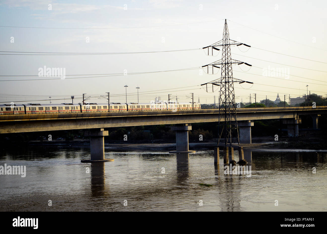 Delhi metro construction hi-res stock photography and images - Alamy