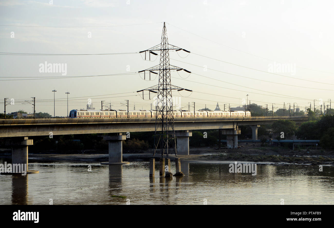 Delhi metro rail construction hi-res stock photography and images - Alamy