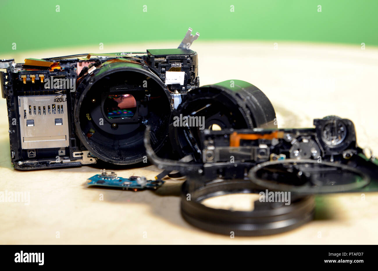 Photo of broken camera Stock Photo - Alamy