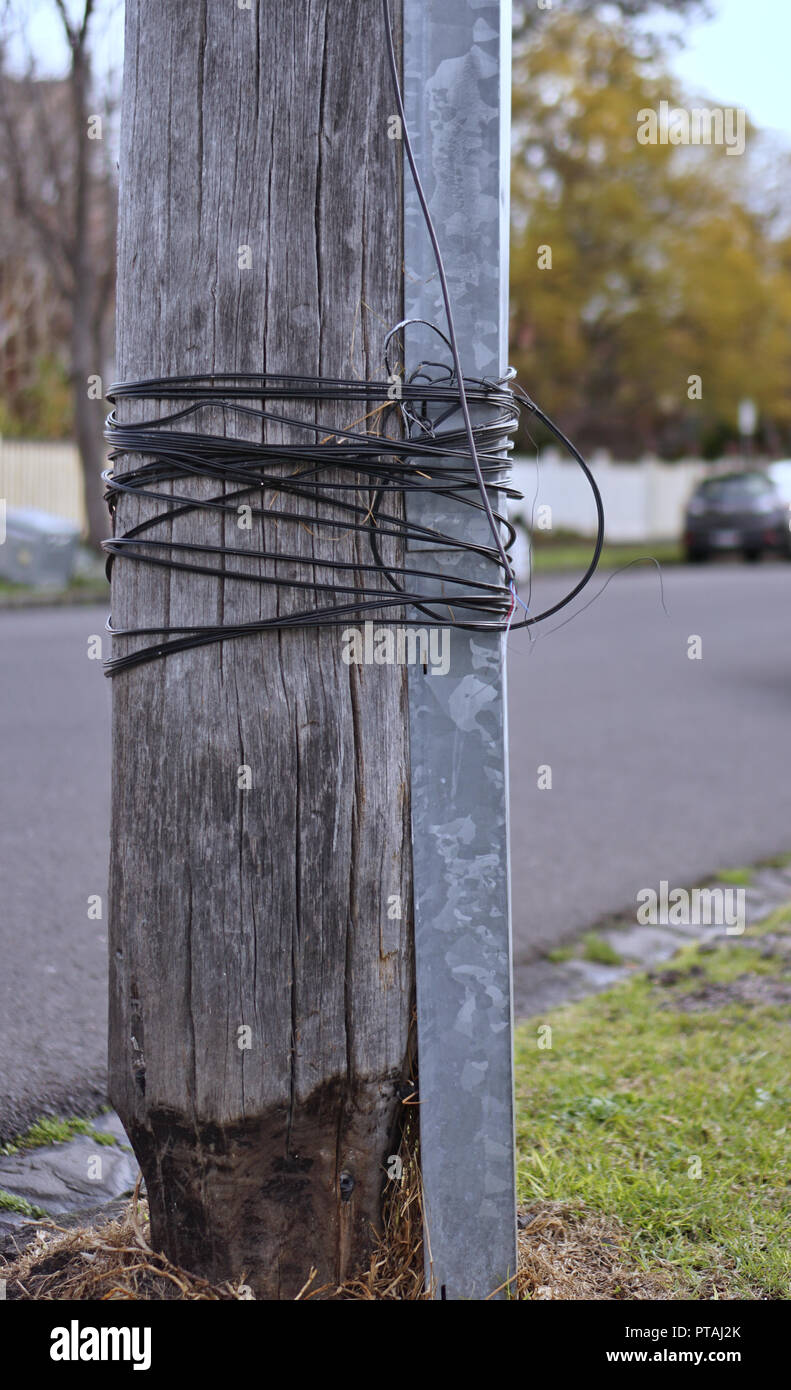 Tangled cables hi-res stock photography and images - Alamy