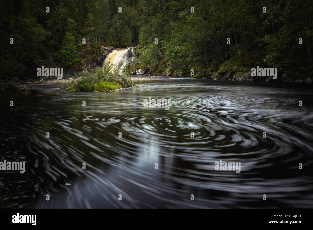 Long flowing river hi-res stock photography and images - Alamy