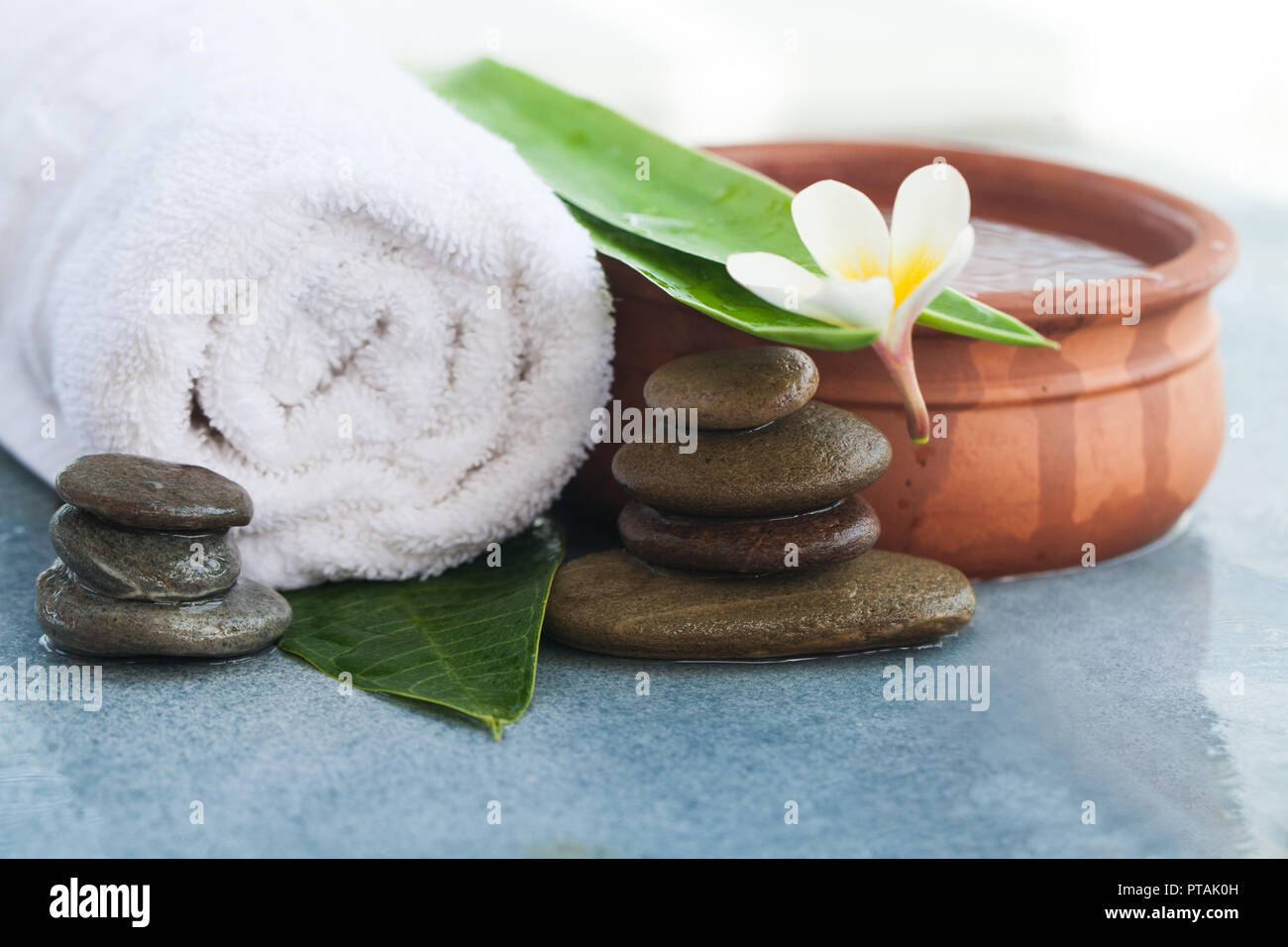 Spa set with tropical flower for relax body massage treatment Stock ...