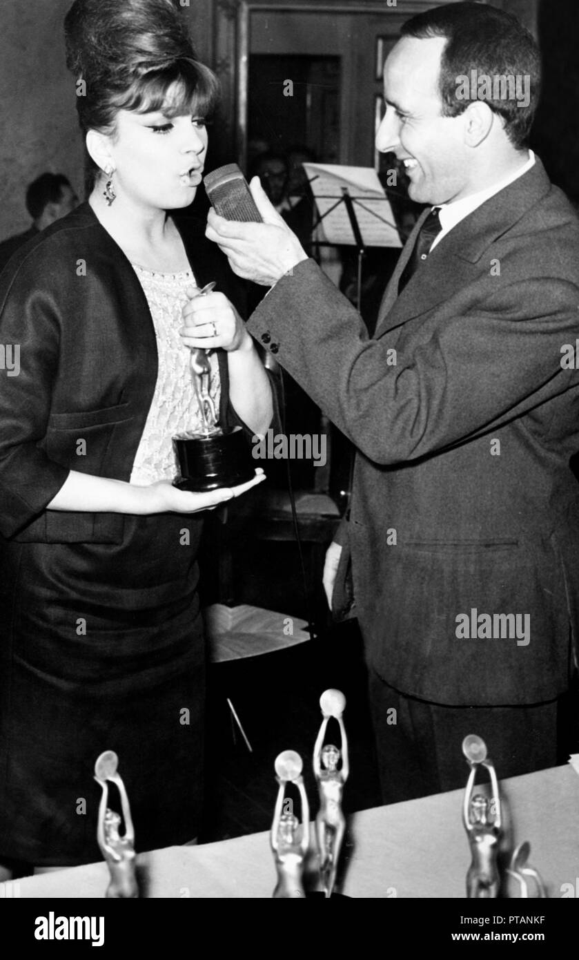 Italian Singer Milva High Resolution Stock Photography and Images - Alamy