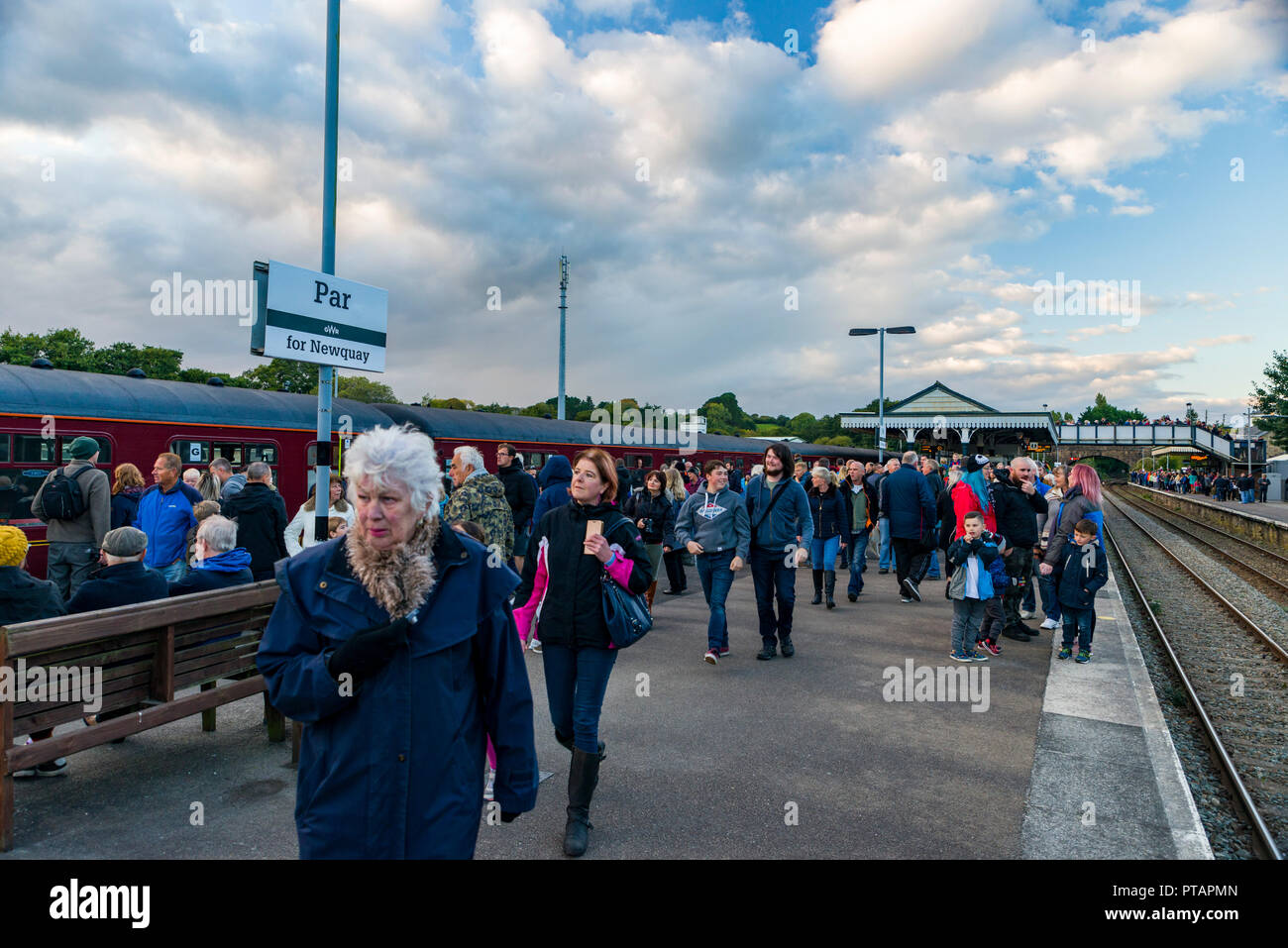 Historic steam Train "The Cathedral Express" chugged into Par station ...