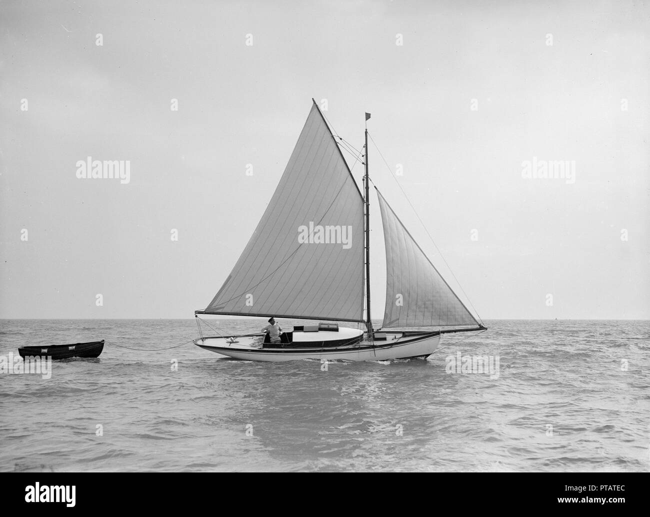 Gaff rigged sailing ships hi-res stock photography and images - Alamy