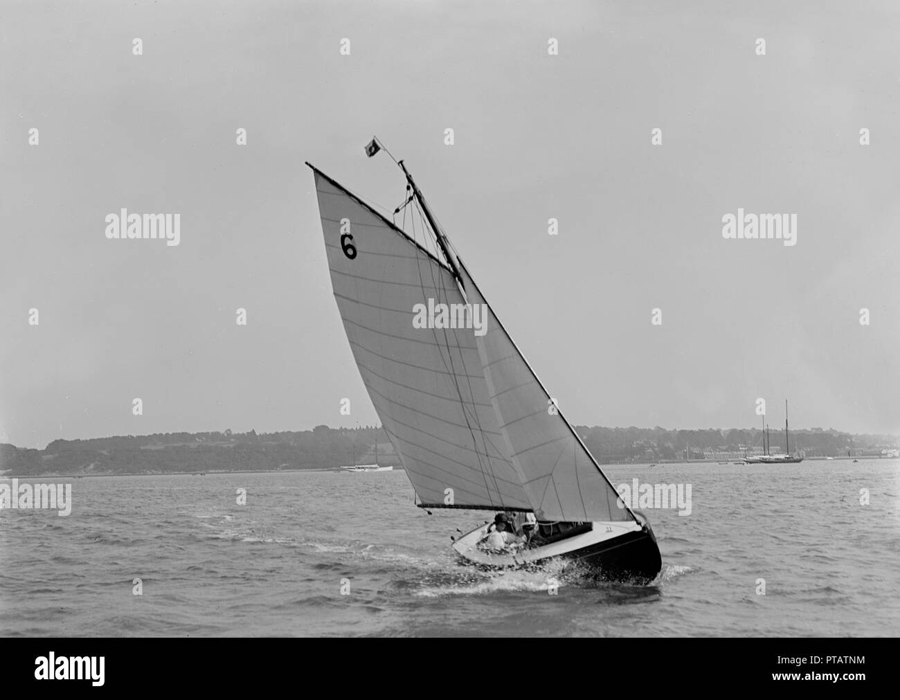 Sailing dinghy under sail Black and White Stock Photos & Images - Alamy