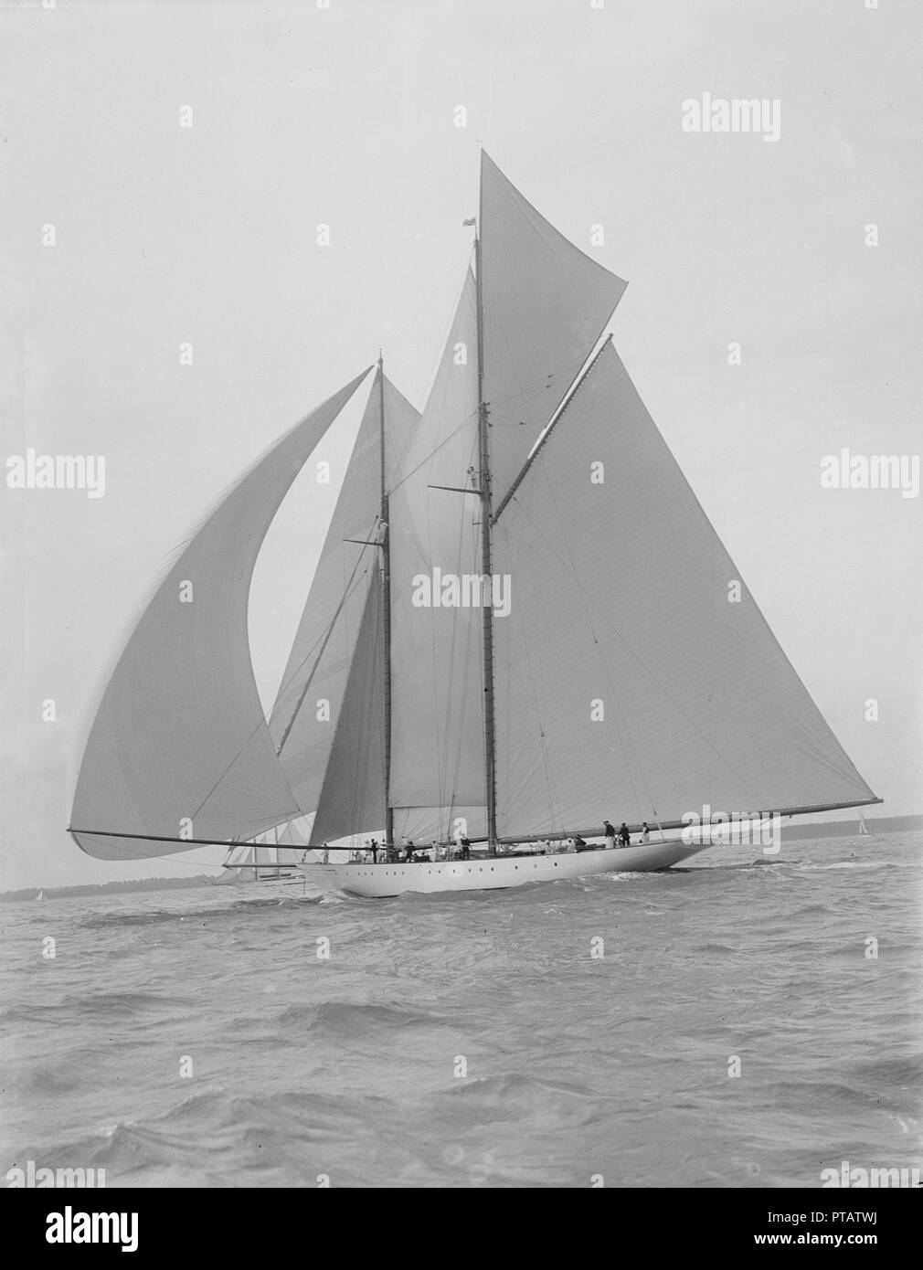 Ton class yacht Black and White Stock Photos & Images - Alamy