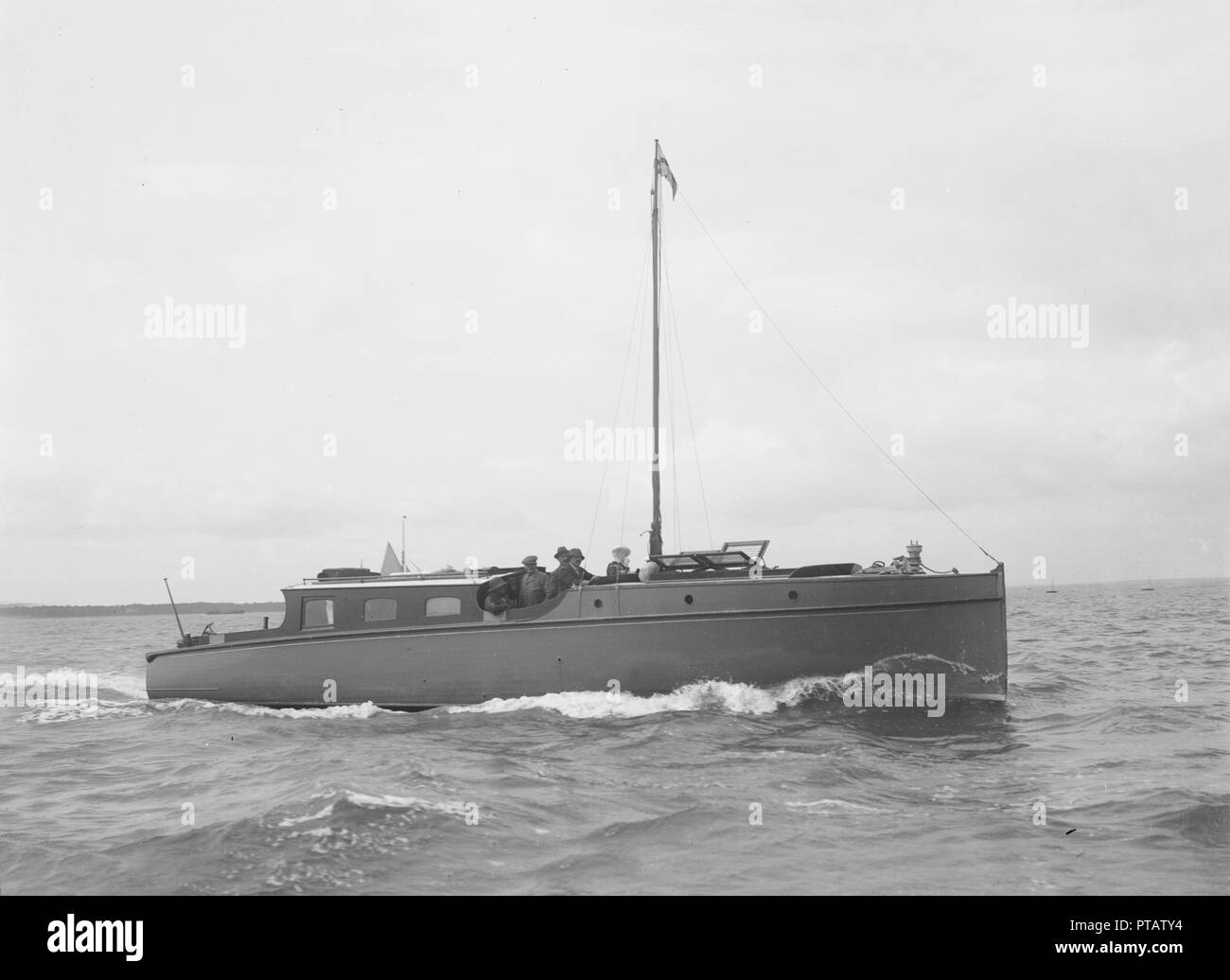 1920s yacht hi-res stock photography and images - Alamy