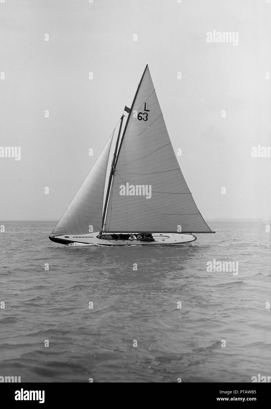 Gunter rig sailing hi-res stock photography and images - Alamy