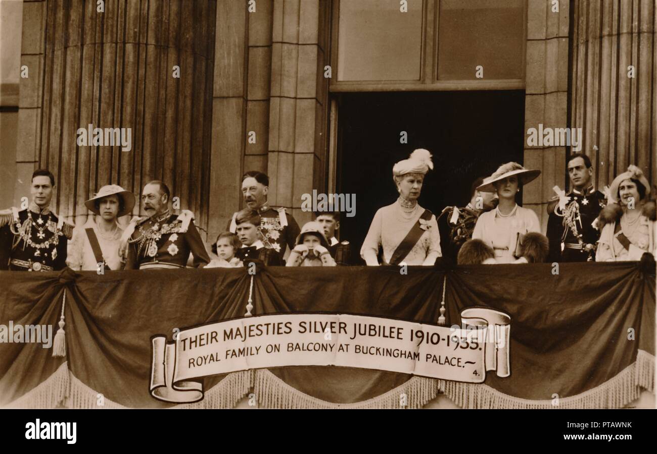 'Their Majesties Silver Jubilee 1910-1935. Royal Family on Balcony at ...