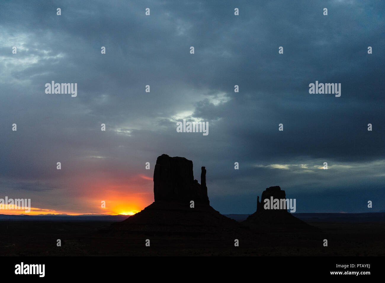 Sunrise over Monument Valley Stock Photo - Alamy