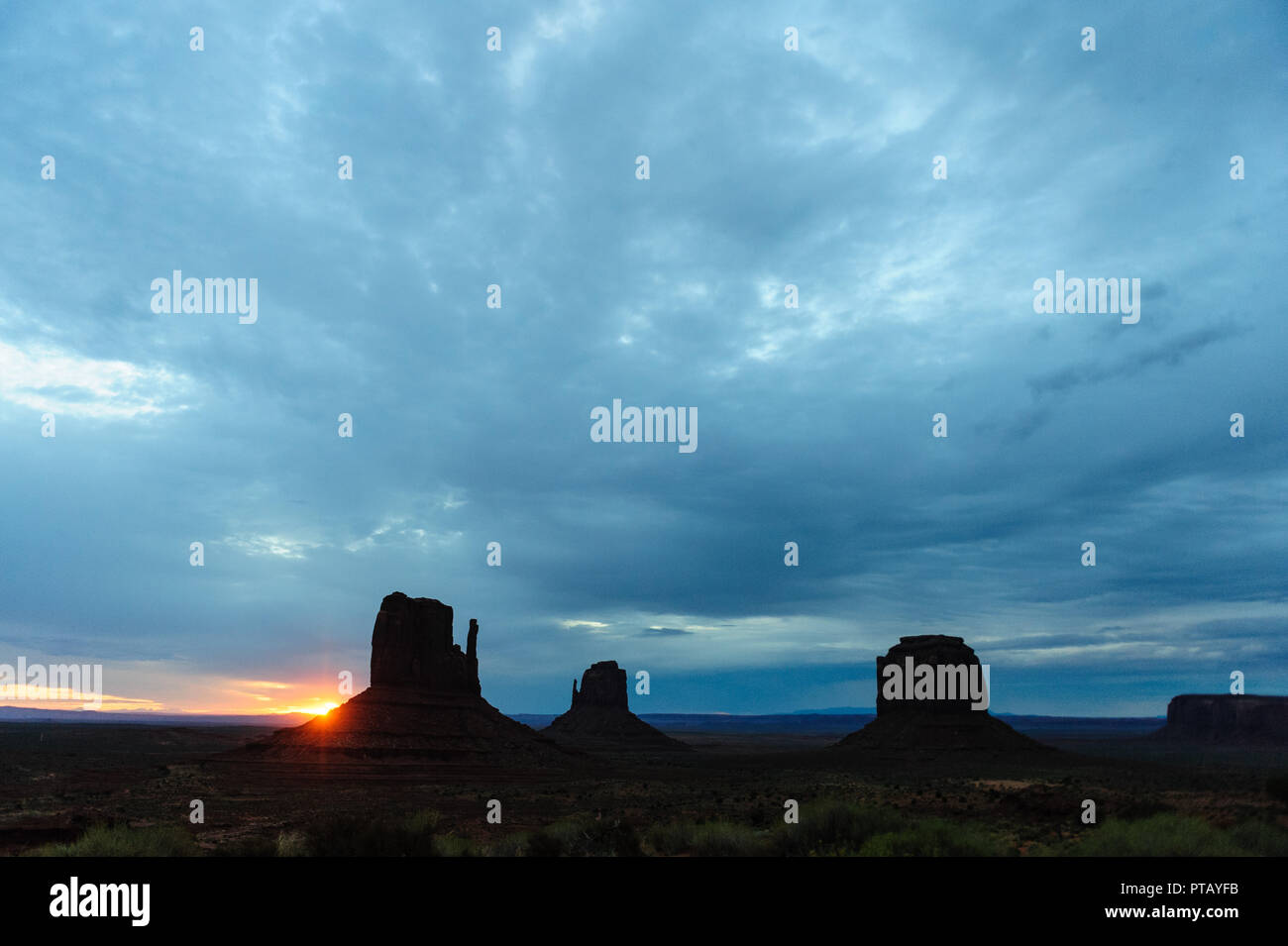 Sunrise over Monument Valley Stock Photo - Alamy