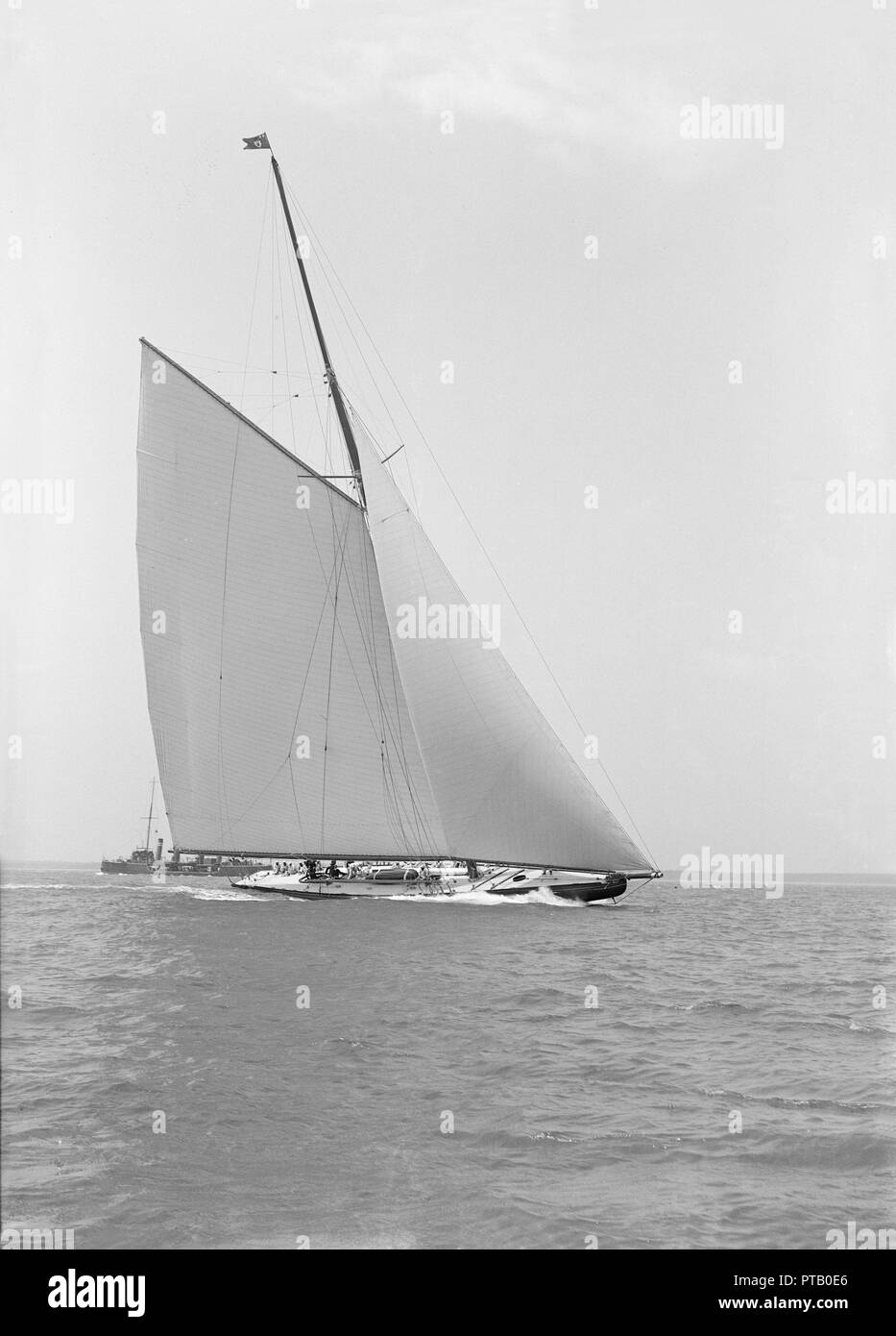 America's Cup challenger 'Shamrock IV' sailing without topsail, 1914 ...